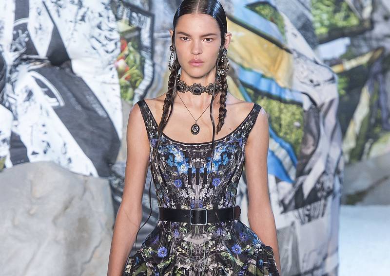Коллекция Alexander McQueen весна-лето 2019